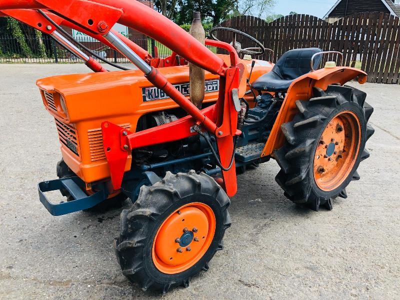 KUBOTA L1500DT 4WD COMPACT TRACTOR C/W FRONT LOADER AND BUCKET