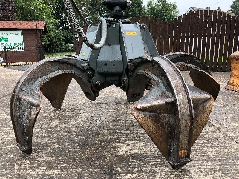 CASE WX210 WHEELED SCRAP HANDLER C/W SELF ROTATING 5 TINE GRAB ( PLEASE ...