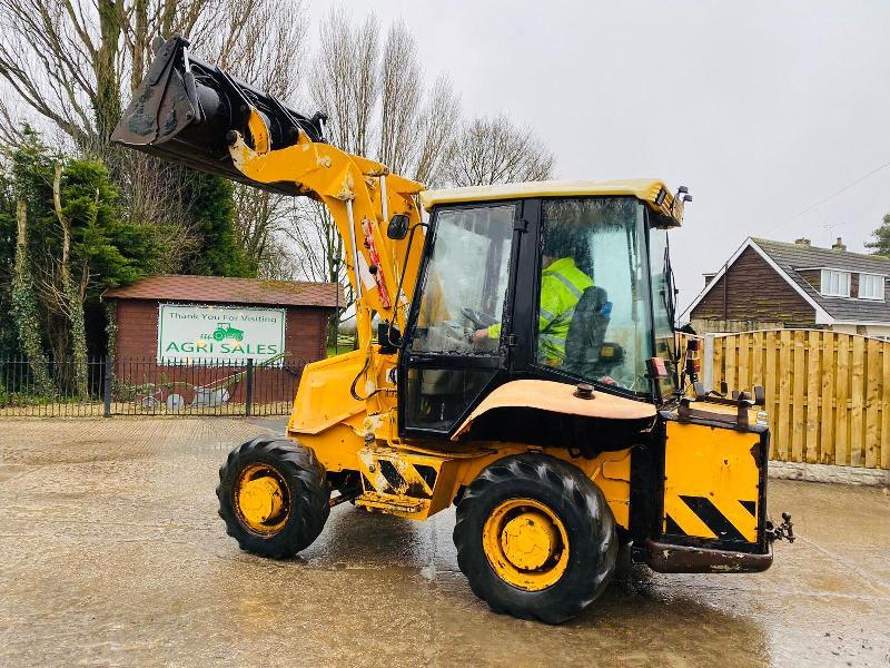 JCB 2CX AIR-MASTER DIGGER C/W FOUR IN ONE BUCKET