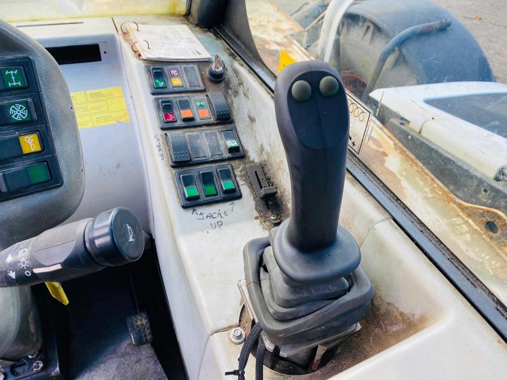 BOBCAT T40170 4WD TELEHANDLER C/W 17 METER REACH & JOYSTICK CONTROL