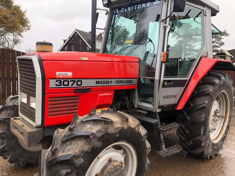 MASSEY FERGUSON 3070 4WD TRACTOR ** ONLY 4858 HOURS