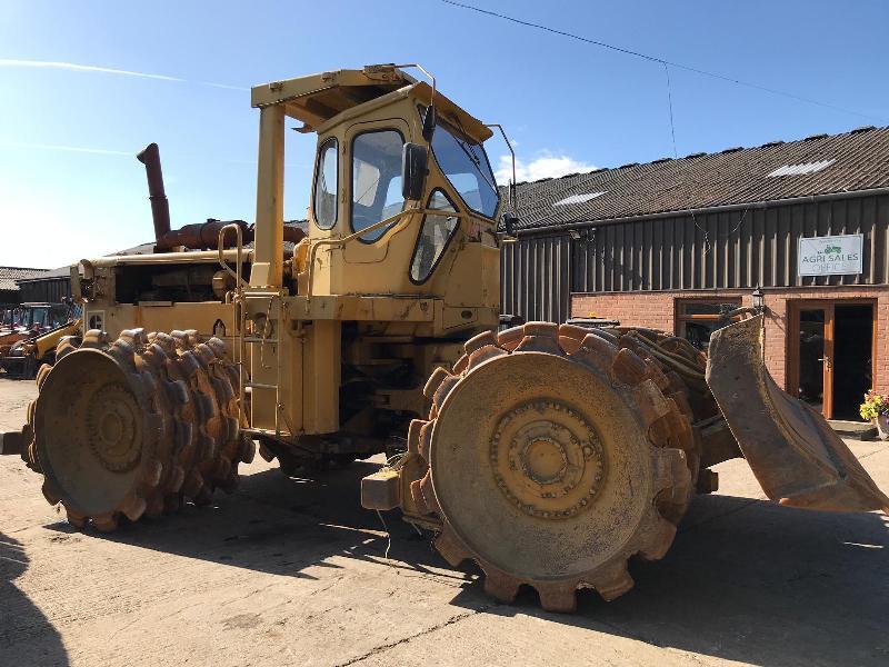 CAT 825B COMPACTOR C/W BLADE