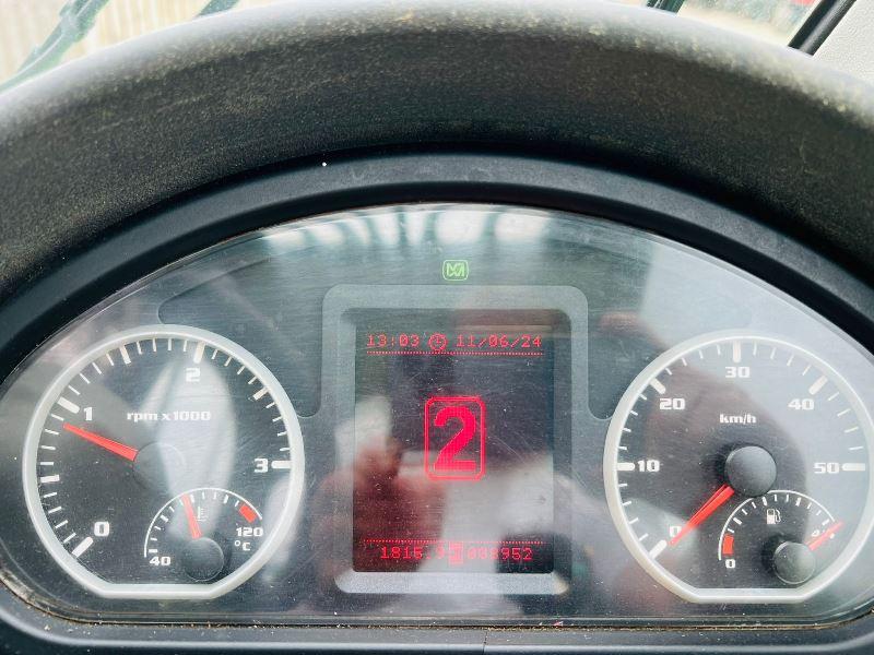 MERLO P40.17 4WD TELEHANDLER * YEAR 2015 , 17 METER* C/W PALLET TINES ...