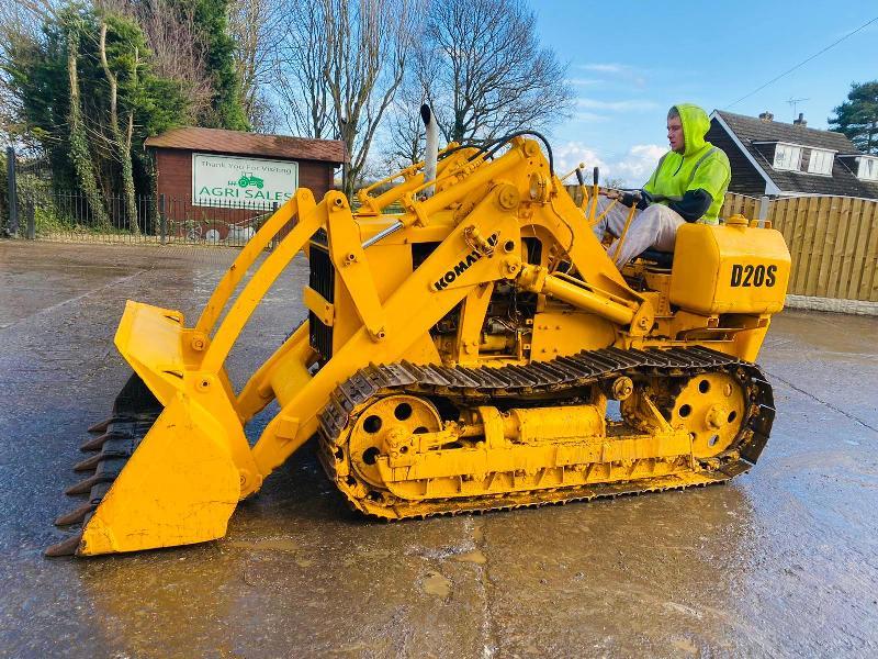 KOMATSU D20S-3 TRACKED LOADER C/W BUCKET