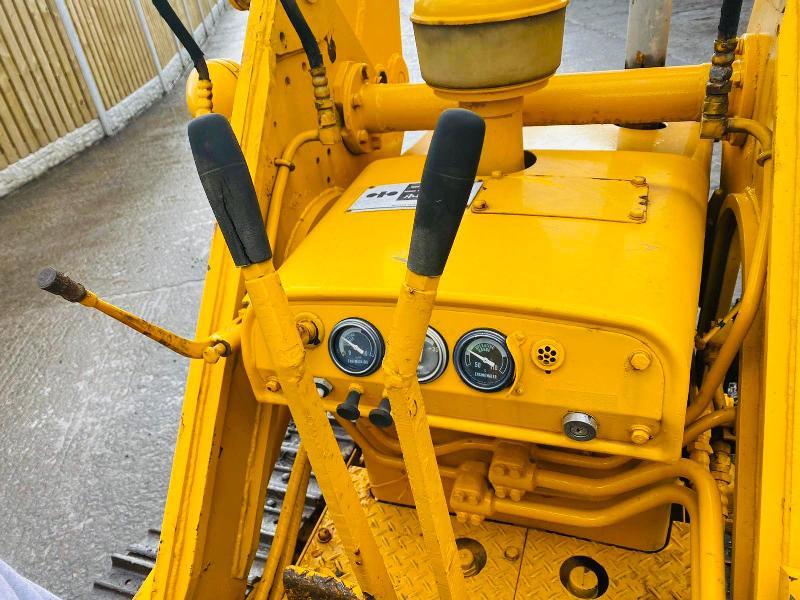 KOMATSU D20S-3 TRACKED LOADER C/W BUCKET