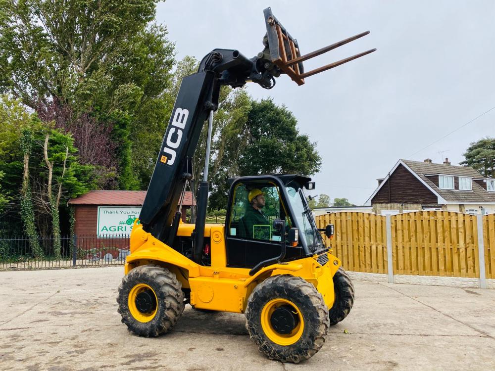JCB 525-50 TELEHANDLER * EX MOD , ONLY 1113 HOURS * C/W PALLET TINES ...