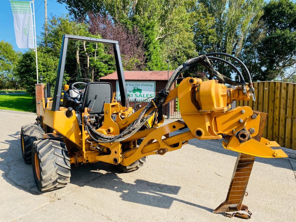 CASE 6055 ASTEC TRENCHER C/W 4WS & REAR VIBRATING RIPPER * ONLY 718 HOURS
