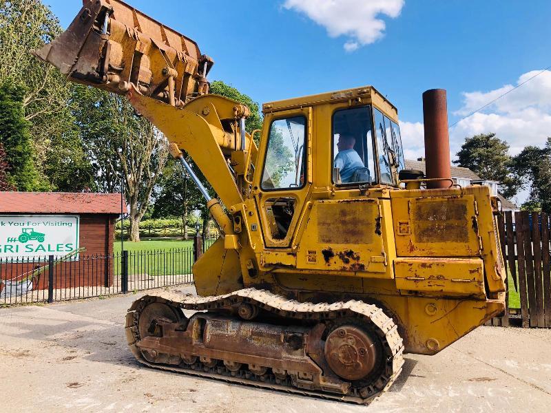 CATERPILLAR 953 TRACKED LOADER C/W FOUR IN ONE BUCKET
