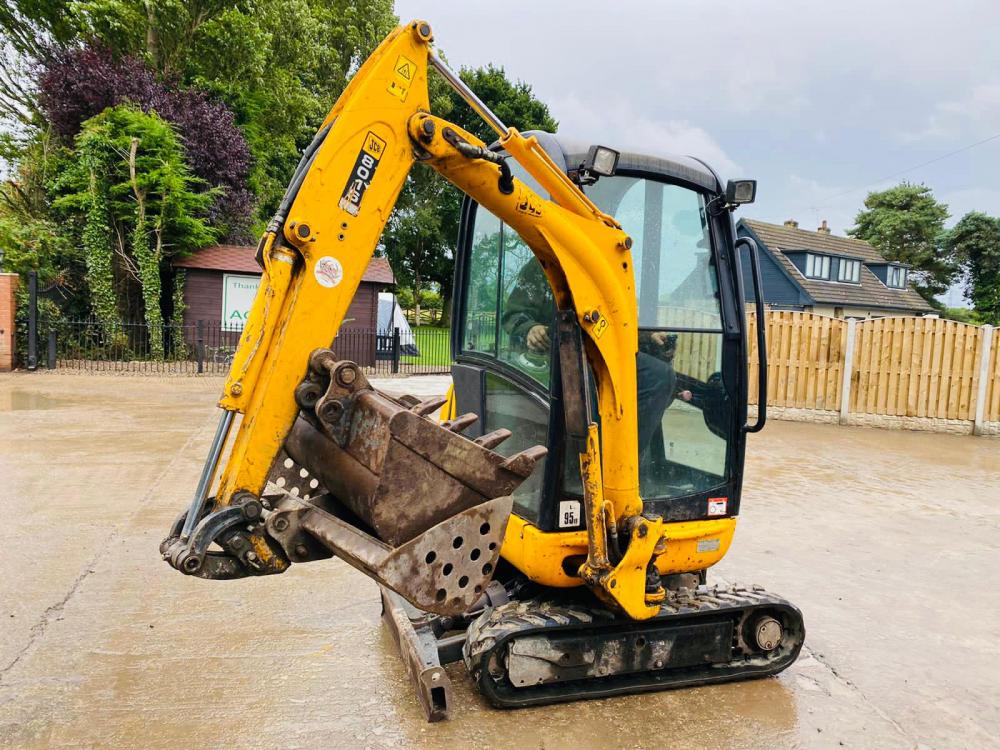 JCB 8016 TRACKED EXCAVATOR * ONLY 2486 HOURS * C/W OFF SET BOOM & 2 X ...