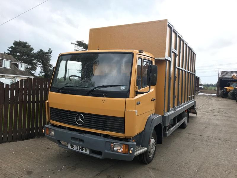 MERCEDES 814 HORSE BOX LORRY