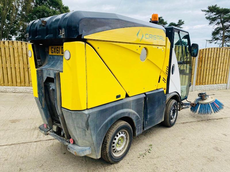JOHNSON ROAD & PATH SWEEPER *YEAR 2011* C/W FRONT TWIN ROTARY BRUSHES
