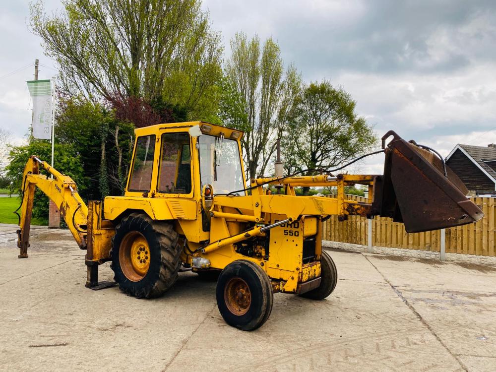 FORD 550 BACK HOE DIGGER C/W FRONT BUCKET & REAR BACK ACTOR BUCKET