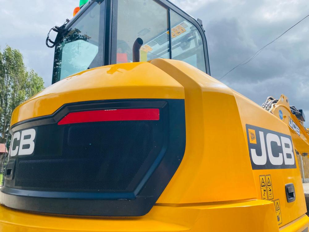 JCB 51R-1 TRACKED EXCAVATOR * YEAR 2016 , ONLY 2331 HOURS * C/W 3 X ...