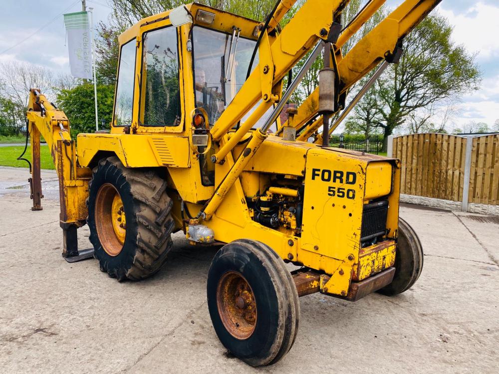 FORD 550 BACK HOE DIGGER C/W FRONT BUCKET & REAR BACK ACTOR BUCKET