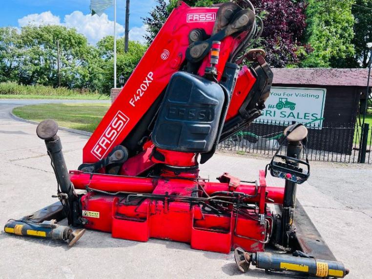 FASSI F420XP REMOTE CONTROL CRANE *YEAR 2008* C/W 4 X HYDRAULIC SUPPORT ...