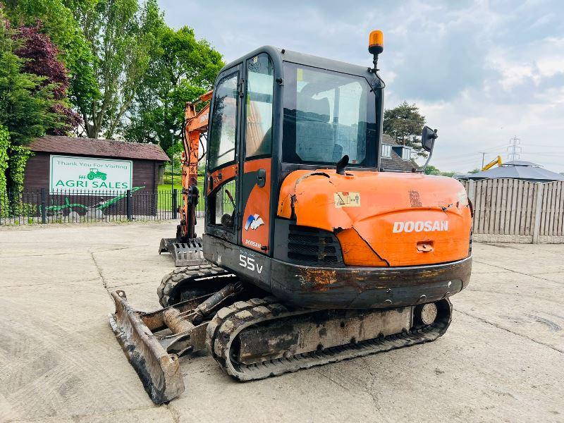 DOOSAN SOLAR 55V TRACKED EXCAVATOR C/W GRAPPLE BUCKET *VIDEO*