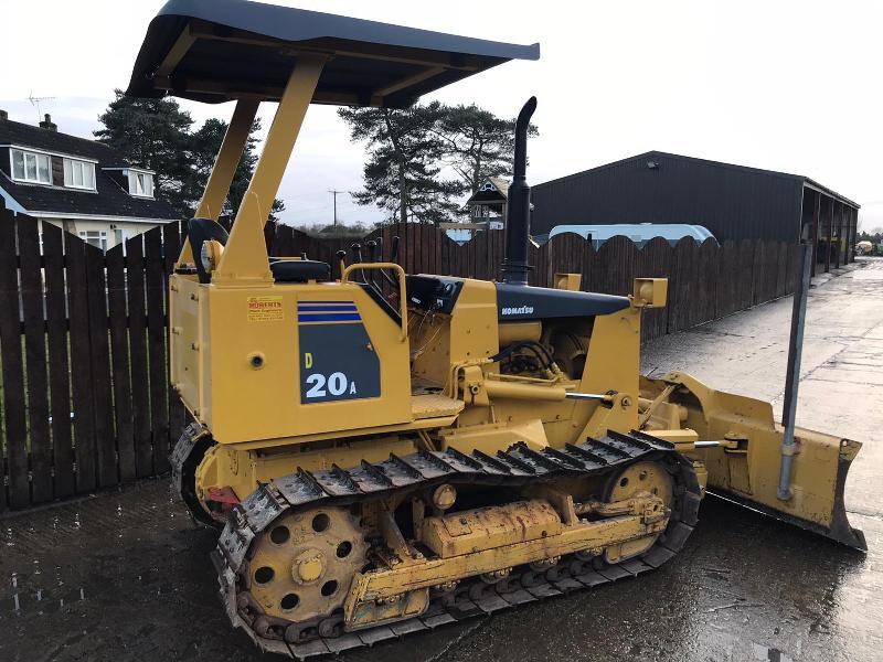 KOMATSU D20A-6 DOZER C/W 4 WAY BLADE * ONLY 3439 HOURS * PLEASE SEE VIDEO