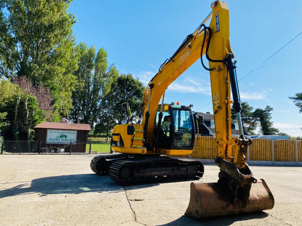 JCB JZ140 TRACKED EXCAVATOR * YEAR 2011 * C/W HYDRAULIC QUICK HITCH