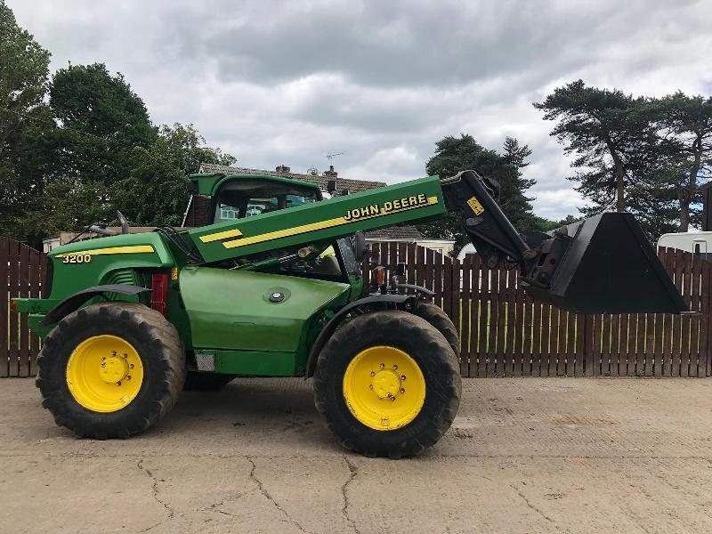 JOHN DEERE 3200 TELEHANDLER ( YEAR 2002 ) * ONE OWNER FROM NEW ...
