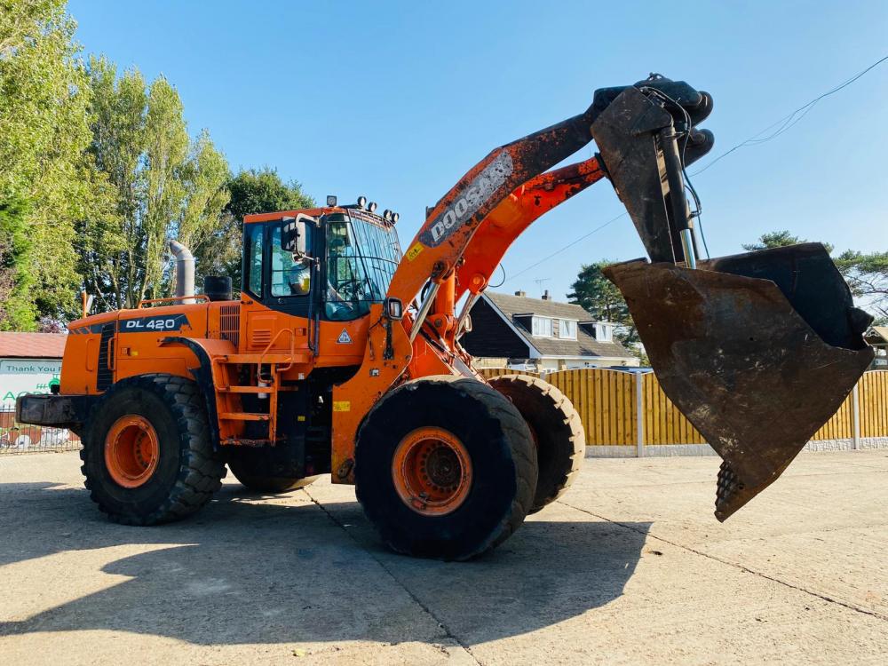 DOOSAN DL420 LOADEING SHOVEL * YEAR 2012 * C/W TIP TOE BUCKET