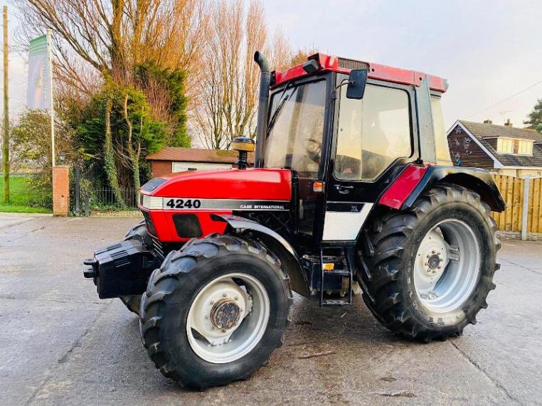 CASE 4240XL 4WD TRACTOR C/W FRONT WEIGHTS