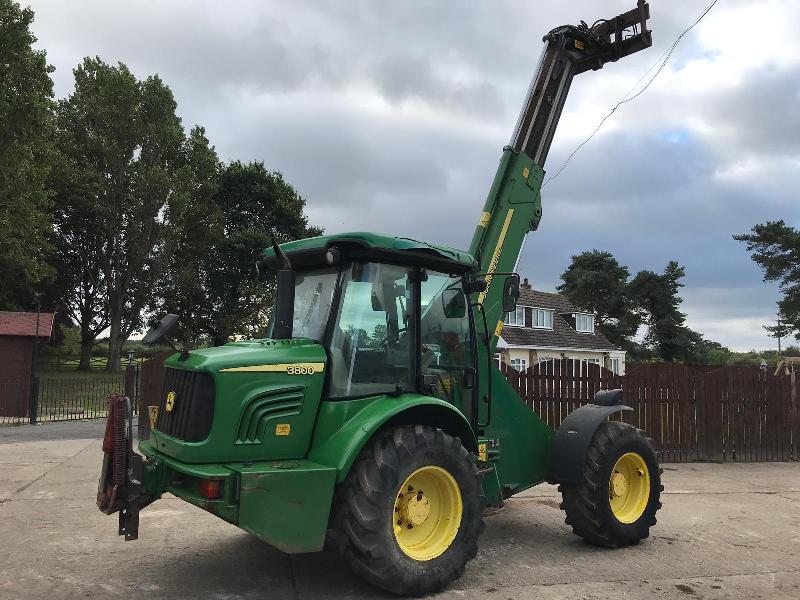 JOHN DEERE 3800 PIVOT STEER TELEHANDLER