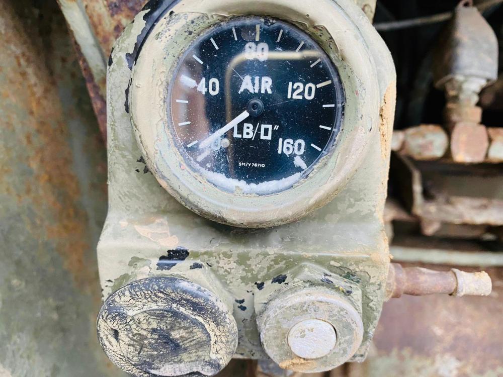 MUIR-HILL A5000 4WD LOADING SHOVEL * EX MOD * C/W FOUR IN ONE BUCKET