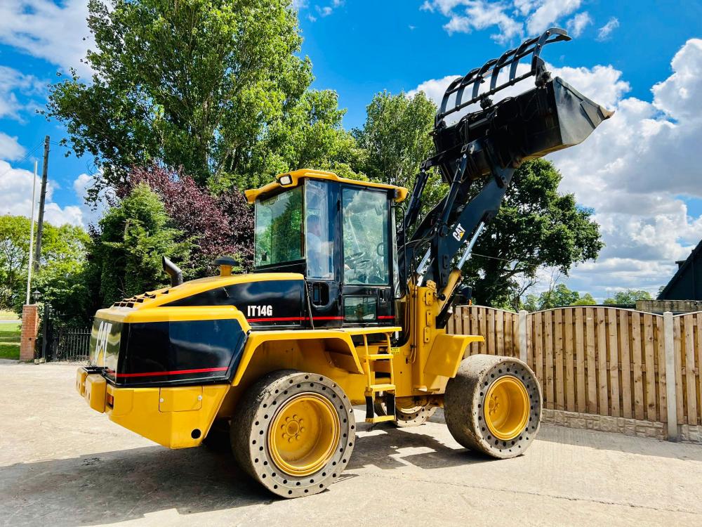 CATERPILLAR IT14G 4WD LOADING SHOVEL C/W HYDRAULIC GRAB BUCKET