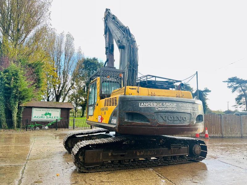 VOLVO EC240 TRACKED EXCAVATOR C/W DEMOLITION CAGE