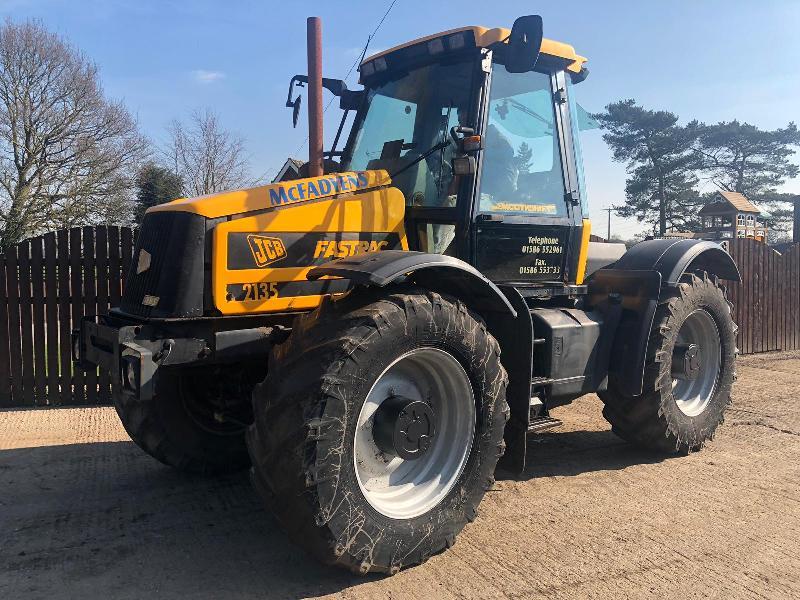 JCB 2135 FASTRAC TRACTOR ( YEAR 2003 ) ( PLEASE SEE VIDEO )