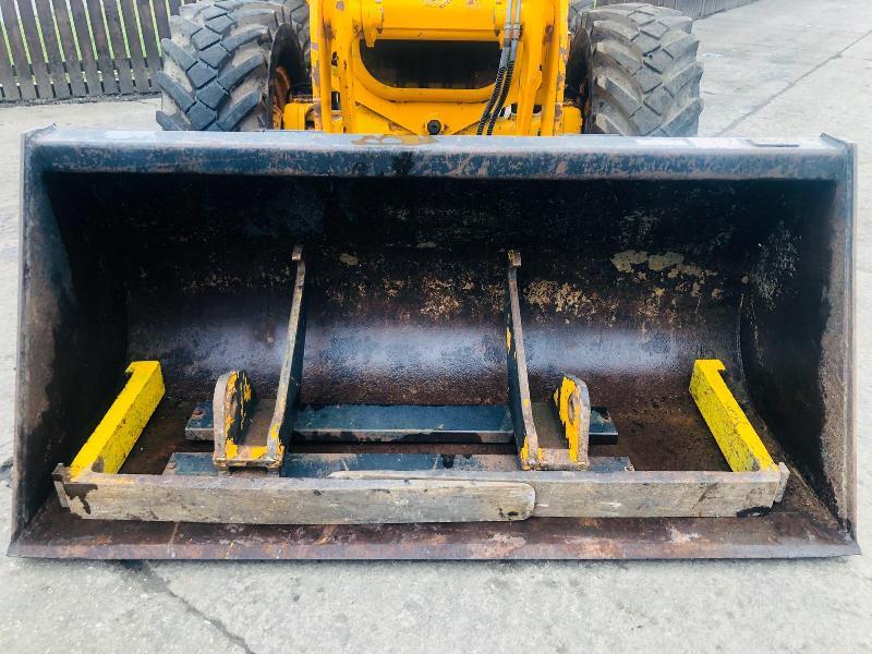JCB 2CX FARM MASTER C/W PICK UP HITCH,BUCKET & PALLET FORKS * ONLY 4382 ...