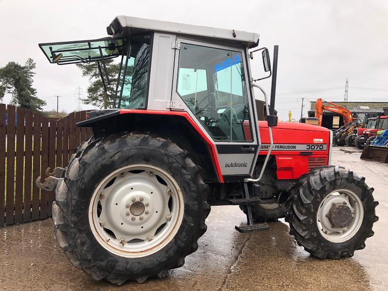 MASSEY FERGUSON 3070 4WD TRACTOR ** ONLY 4858 HOURS