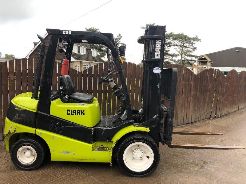 CLARK C30D DIESEL FORK LIFT