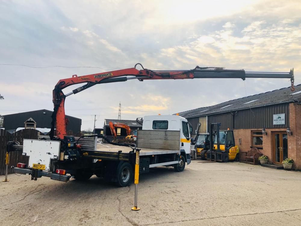 DAF LF 7 1/2 TON FLAT BED LORRY C/W PALFINGER PK6500 CRANE *YEAR 2007*
