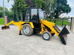 LEWIS BADGER 4WD BACKHOE DIGGER C/W THREE IN ONE BUCKET ( ENGINE SMOKES )
