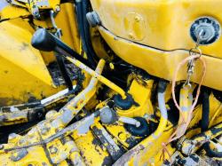 MASSEY FERGUSON 40 BACKHOE DIGGER C/W THREE IN ONE BUCKET